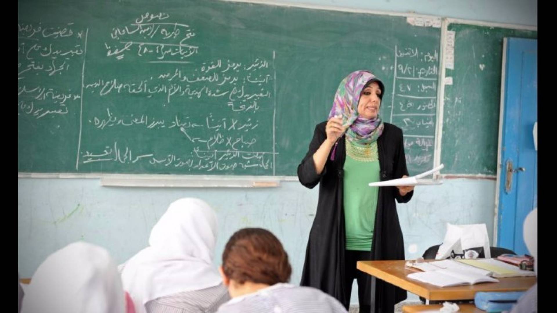 Roya News | Thirty-three schools warned to be shut down