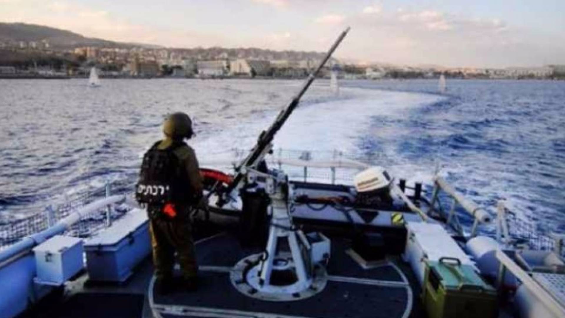 Roya News | Israeli navy forces shoot Gaza fishing boats