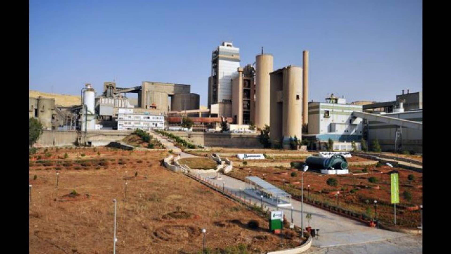 Roya News | Landowners sue Lafarge Jordan Cement Factory