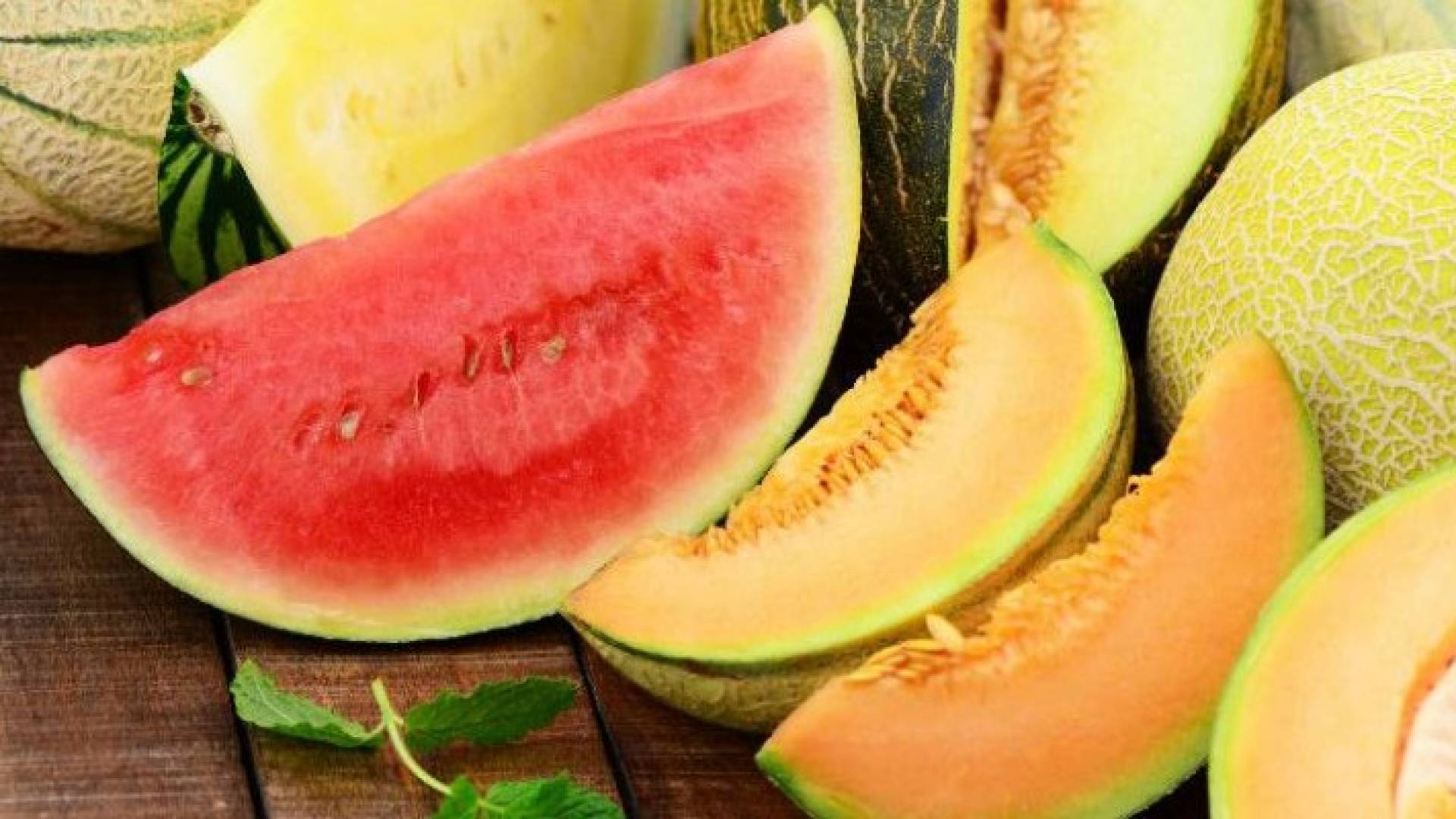 Roya News | Jordanian watermelons, melons conquer Lebanese markets
