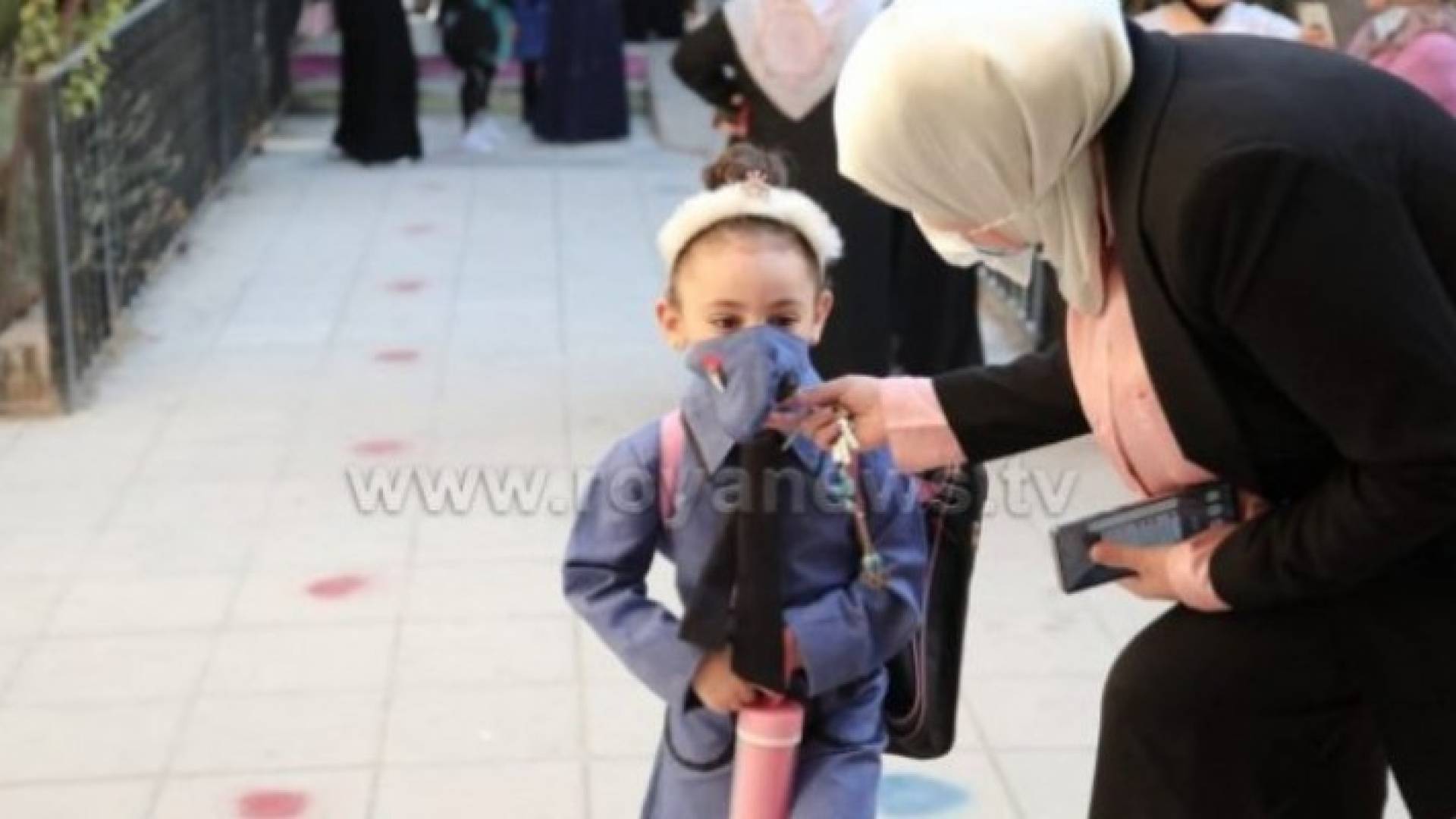 Roya News | 10 schools in Jordan move to distance learning