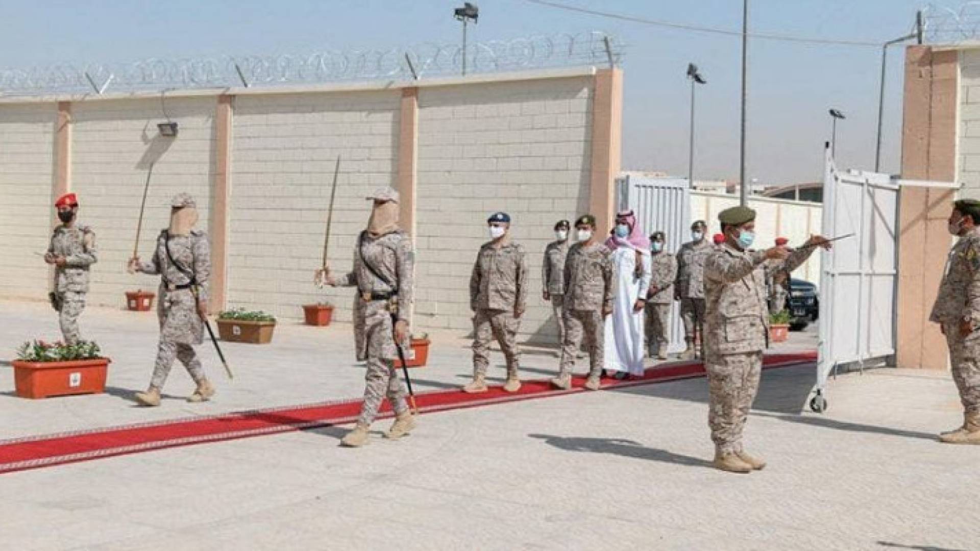 Roya News | VIDEO: First group of Saudi women soldiers graduate