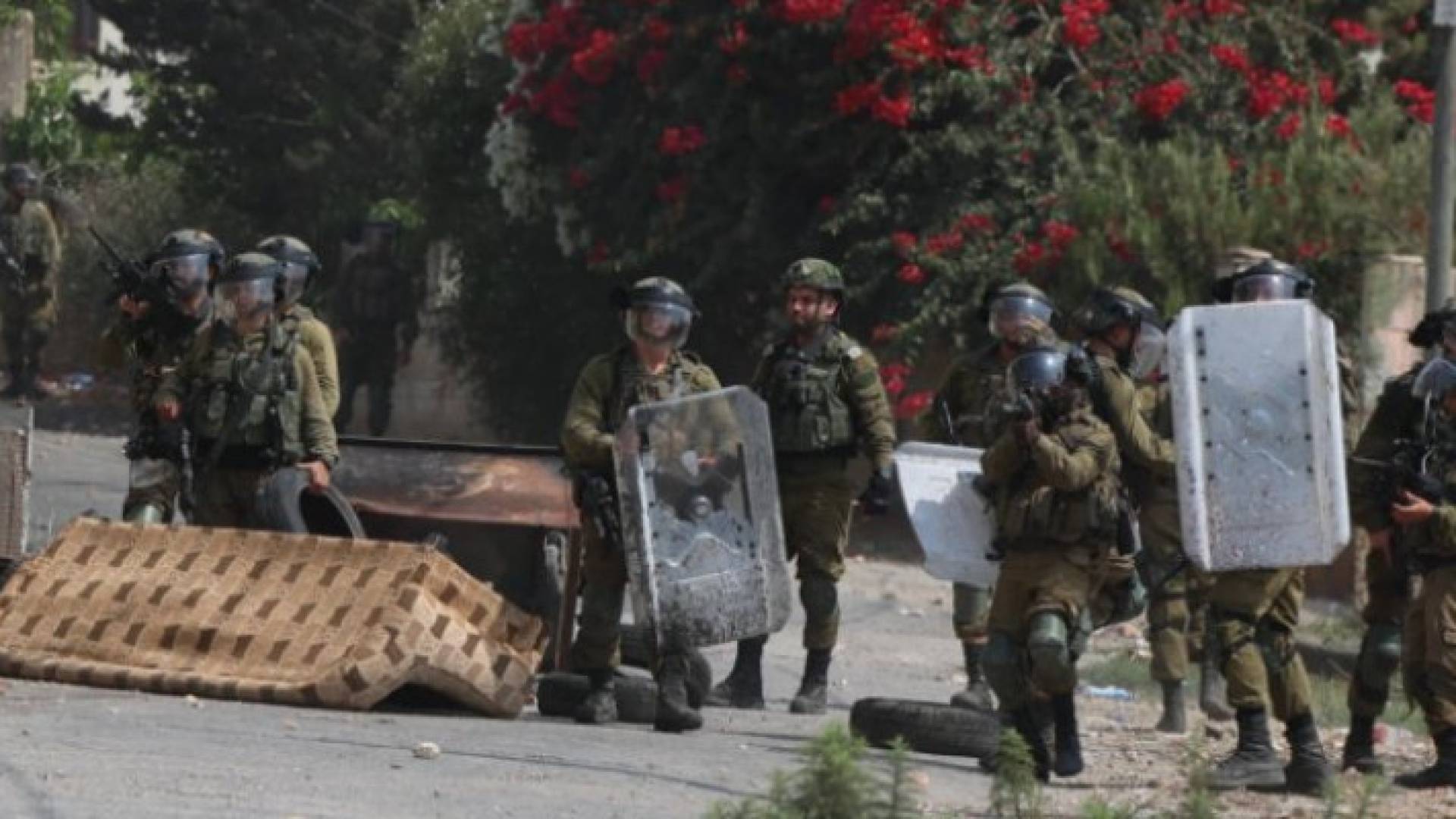 Roya News | Israeli Occupation army deploys 20,000 soldiers in West Bank
