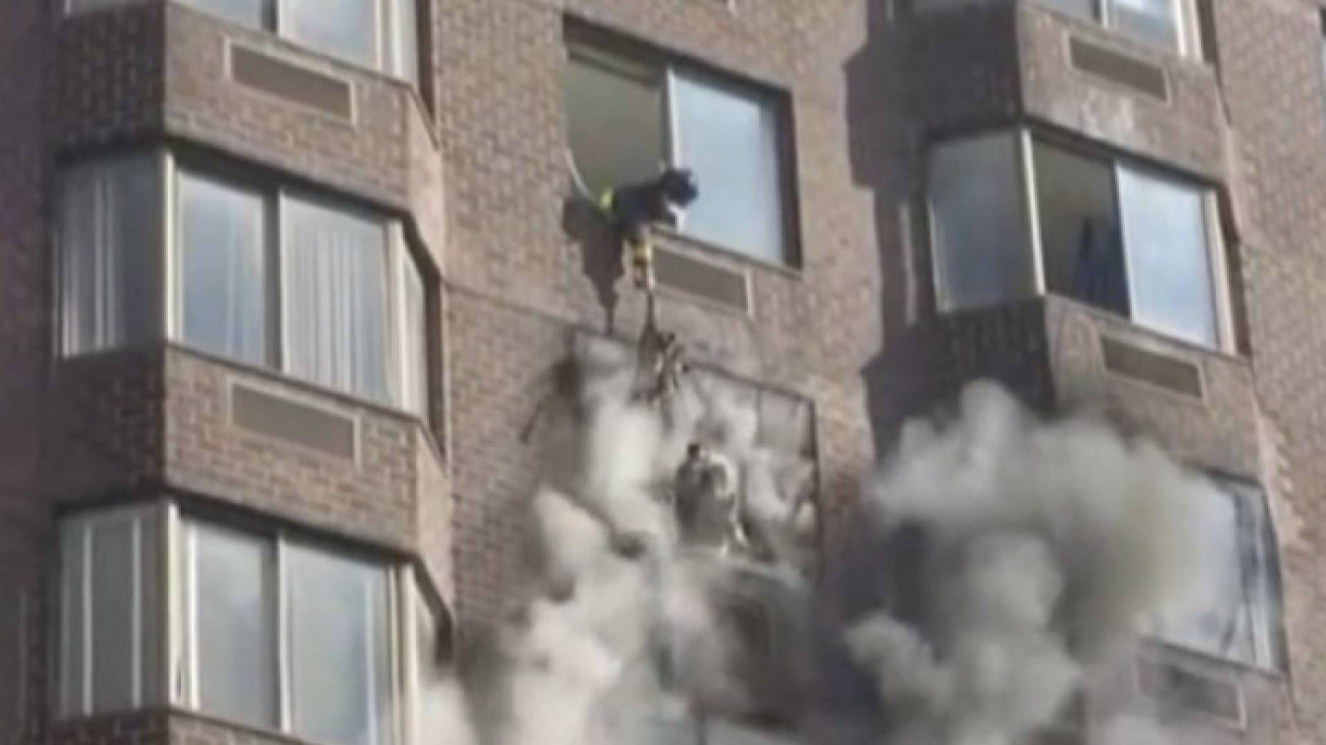 Roya News | Dozens injured after fire in New York City: US media