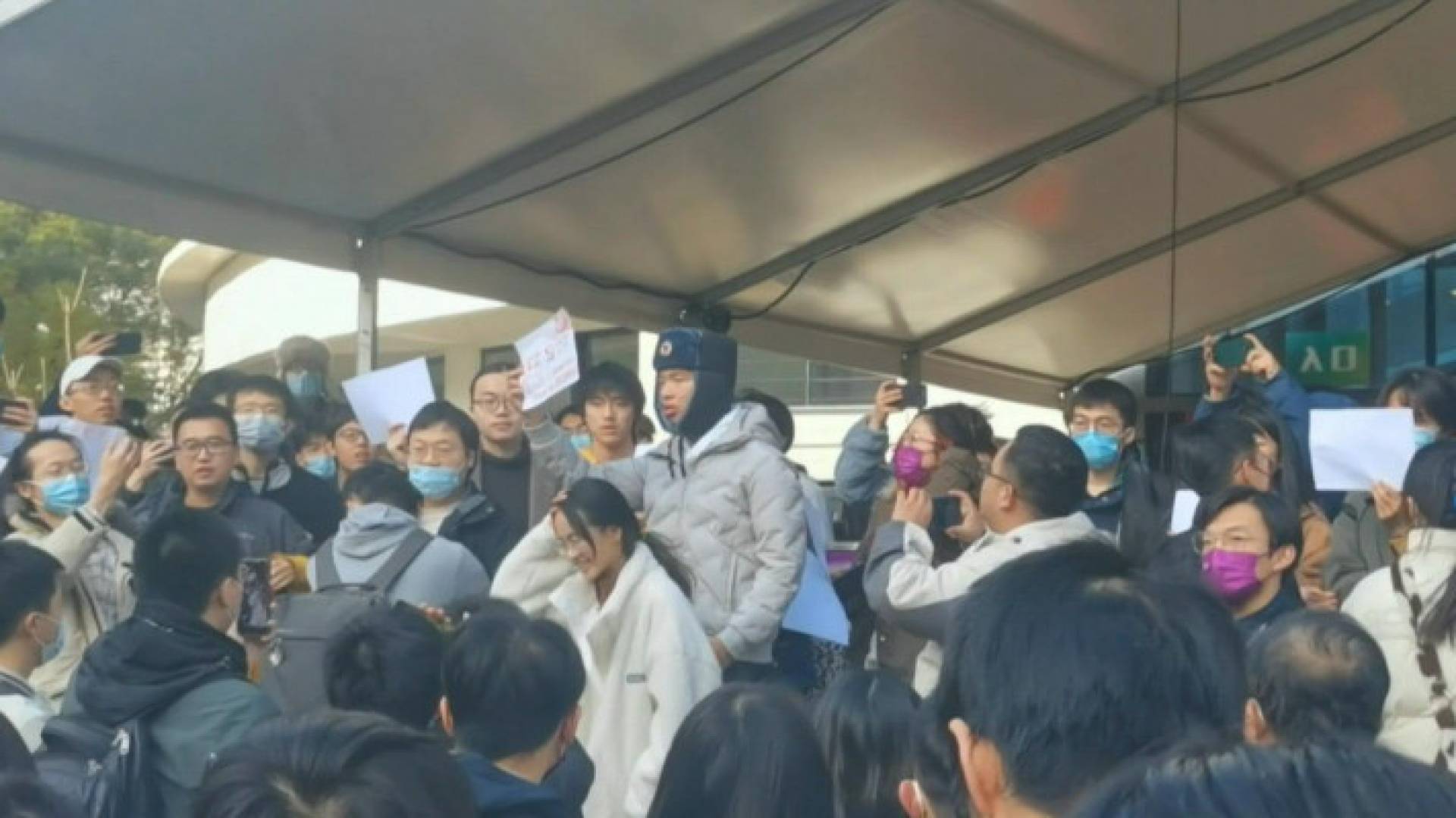Roya News | Protests across China as anger mounts over zero-Covid policy