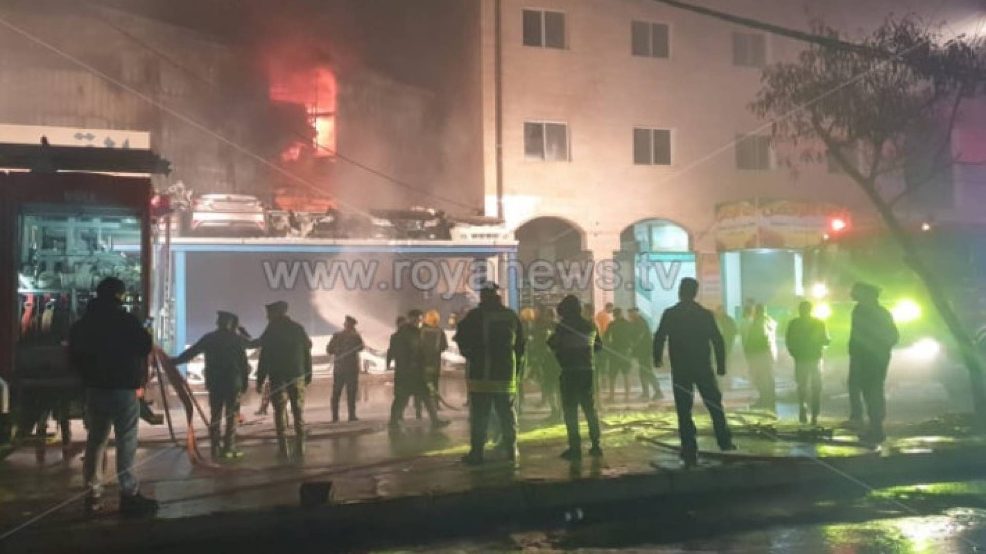 Roya News | Six firefighters injured while extinguishing fire in Irbid