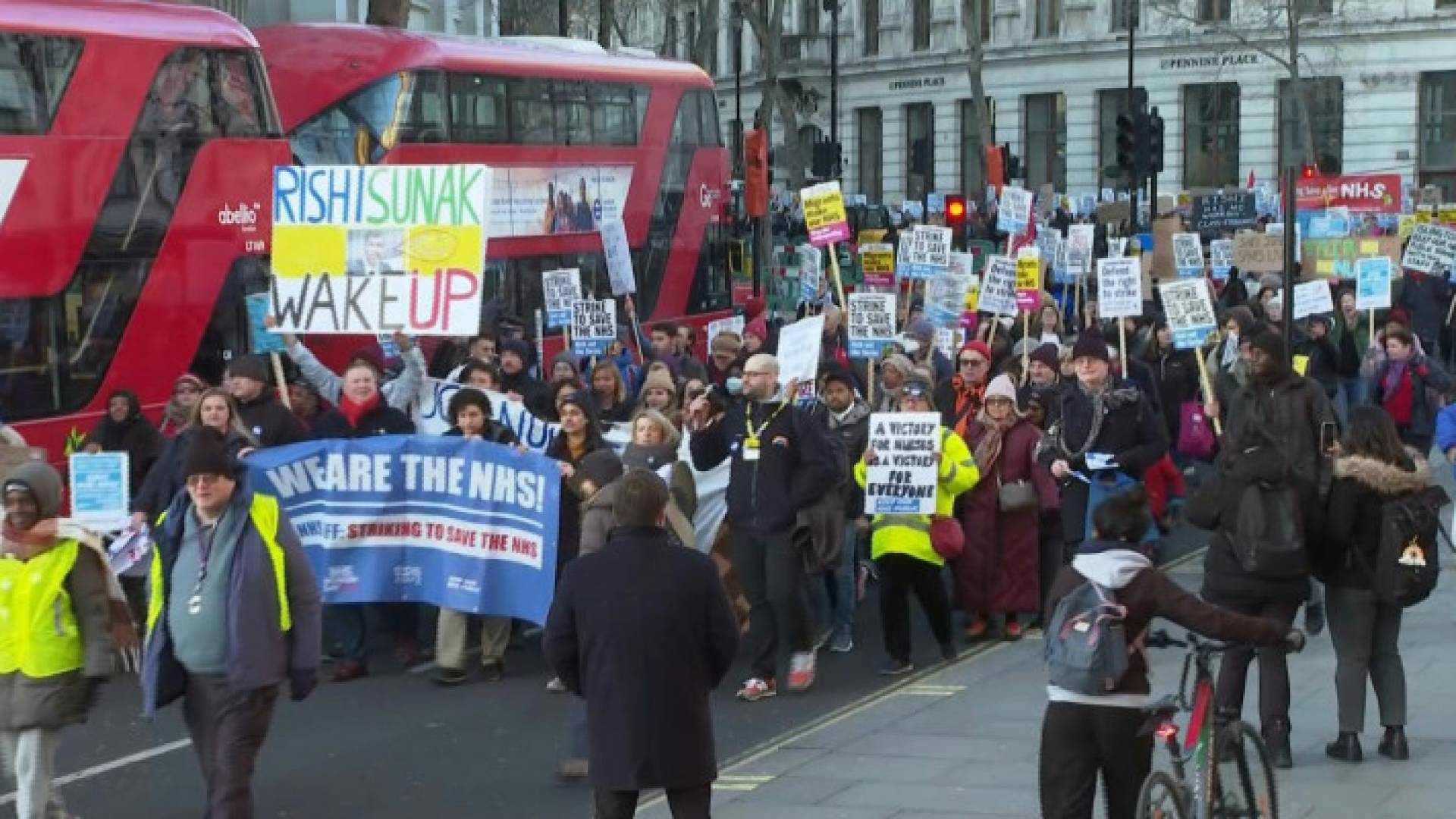 Roya News | UK government, health unions agree pay deal in bid to end ...