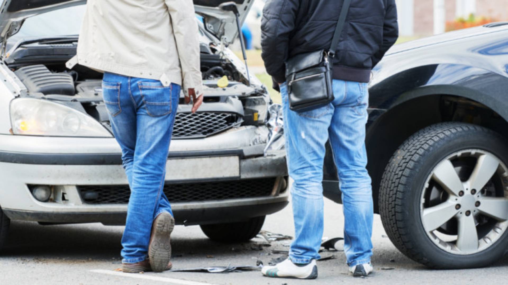 Roya News | 10-vehicle pileup causes traffic jam on Jordan Street