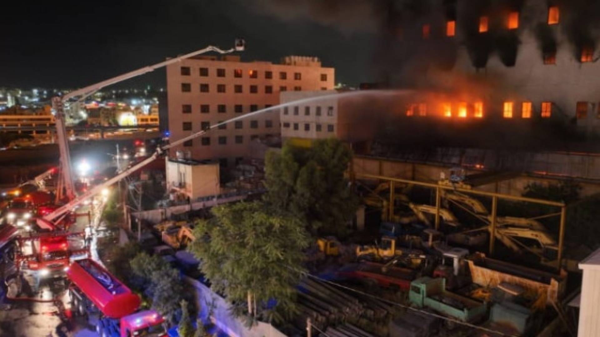 Roya News | Sponge factory fire causes building collapse, no injuries ...