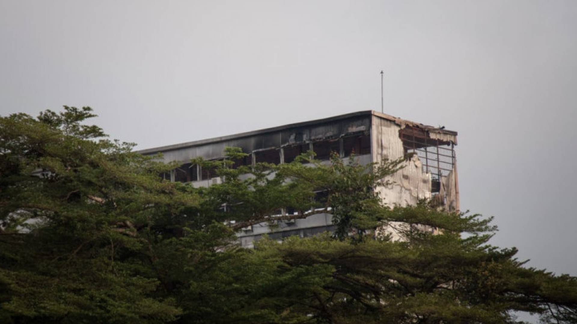 Roya News | 12 die in Cameroon building collapse: firefighters