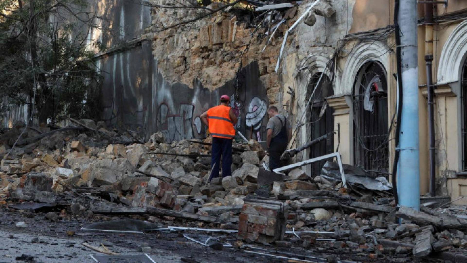 Roya News | Ukraine vows retaliation to deadly Odessa strikes