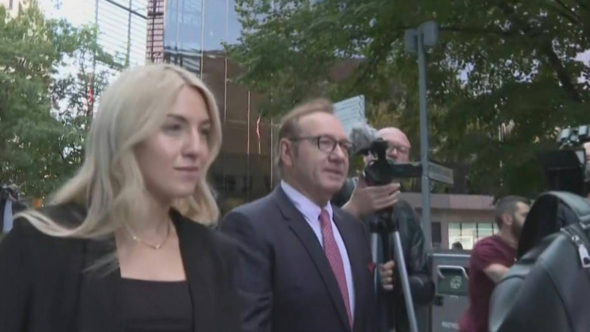Roya News | UK jury begins deliberations in Kevin Spacey sexual assault ...