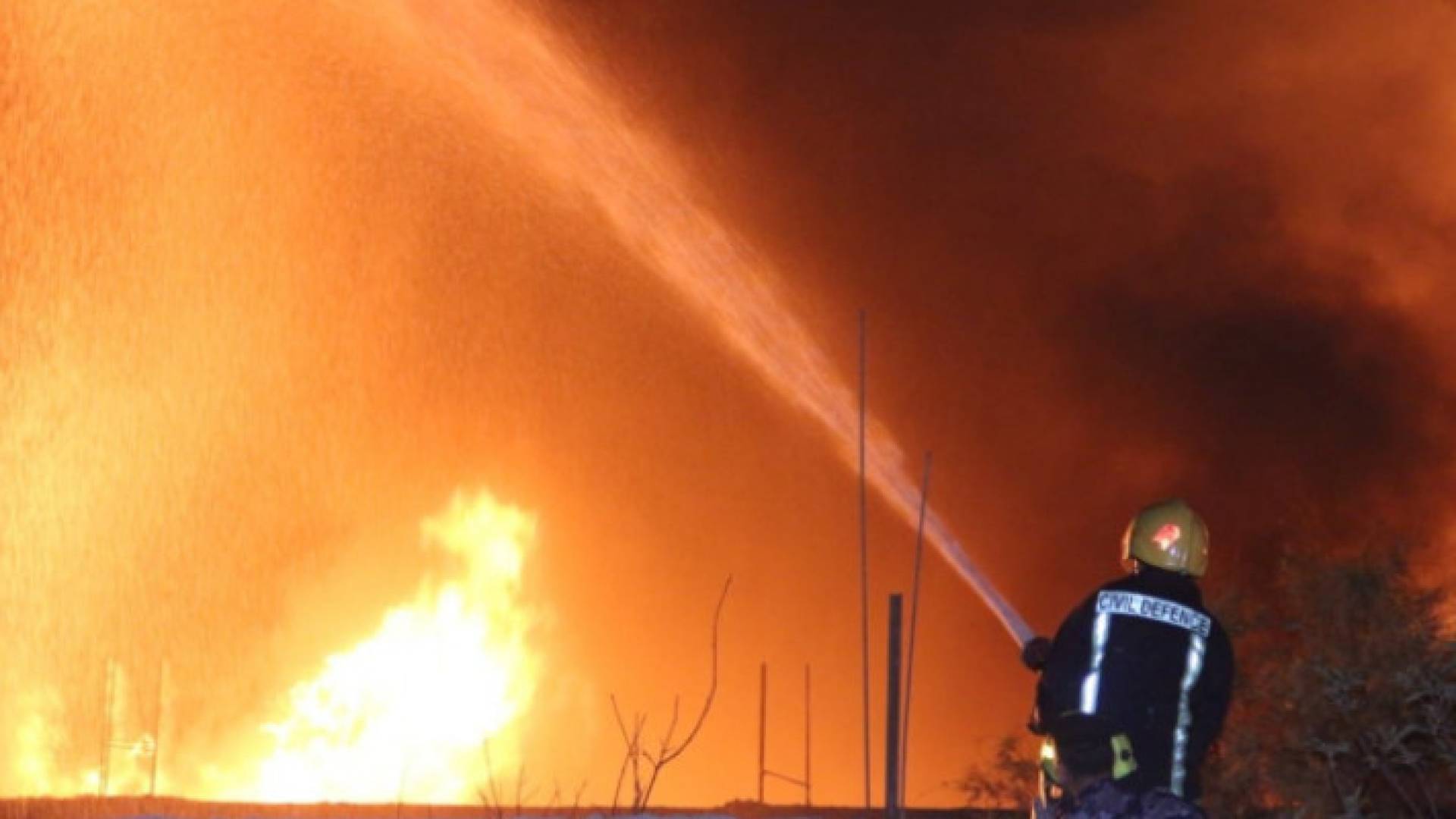 Roya News | Firefighters extinguish fire in hybrid battery warehouse in ...