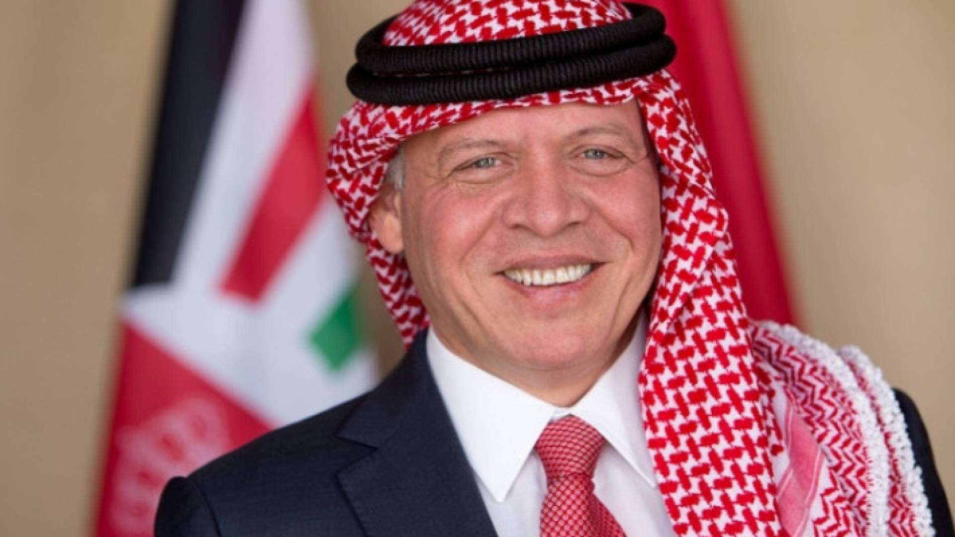 Roya News | King returns to homeland after private visit