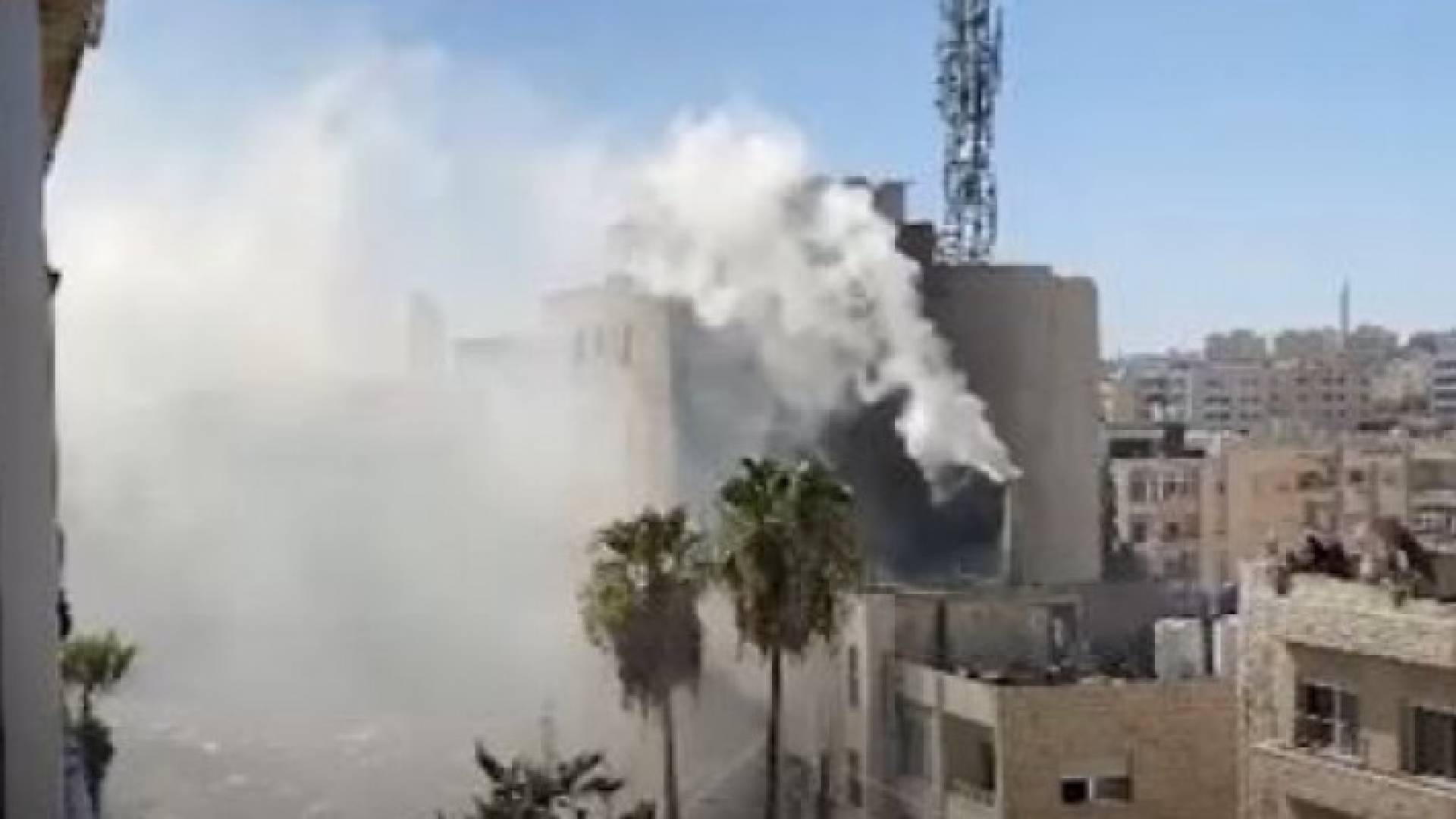 Roya News | VIDEO: Fire breaks out in Amman