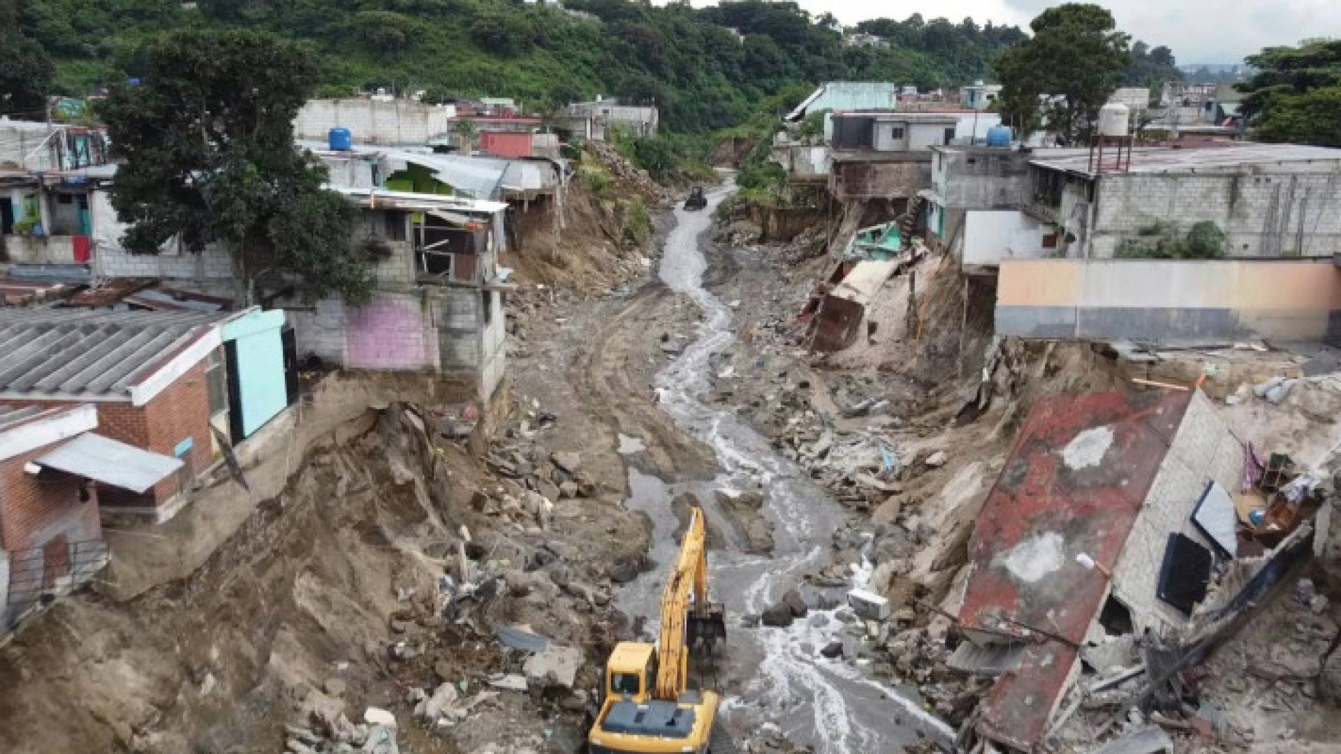 Roya News | Houses collapsed after heavy rains in Guatemala