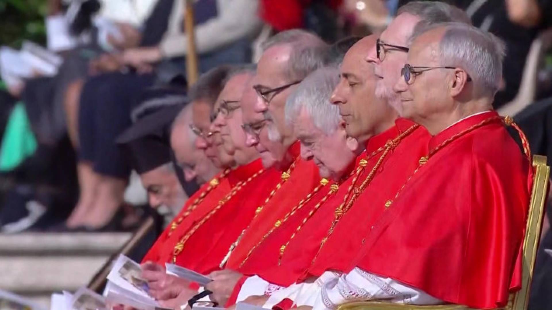 Roya News | Pope appoints 21 new cardinals to fill highest ranks of Church