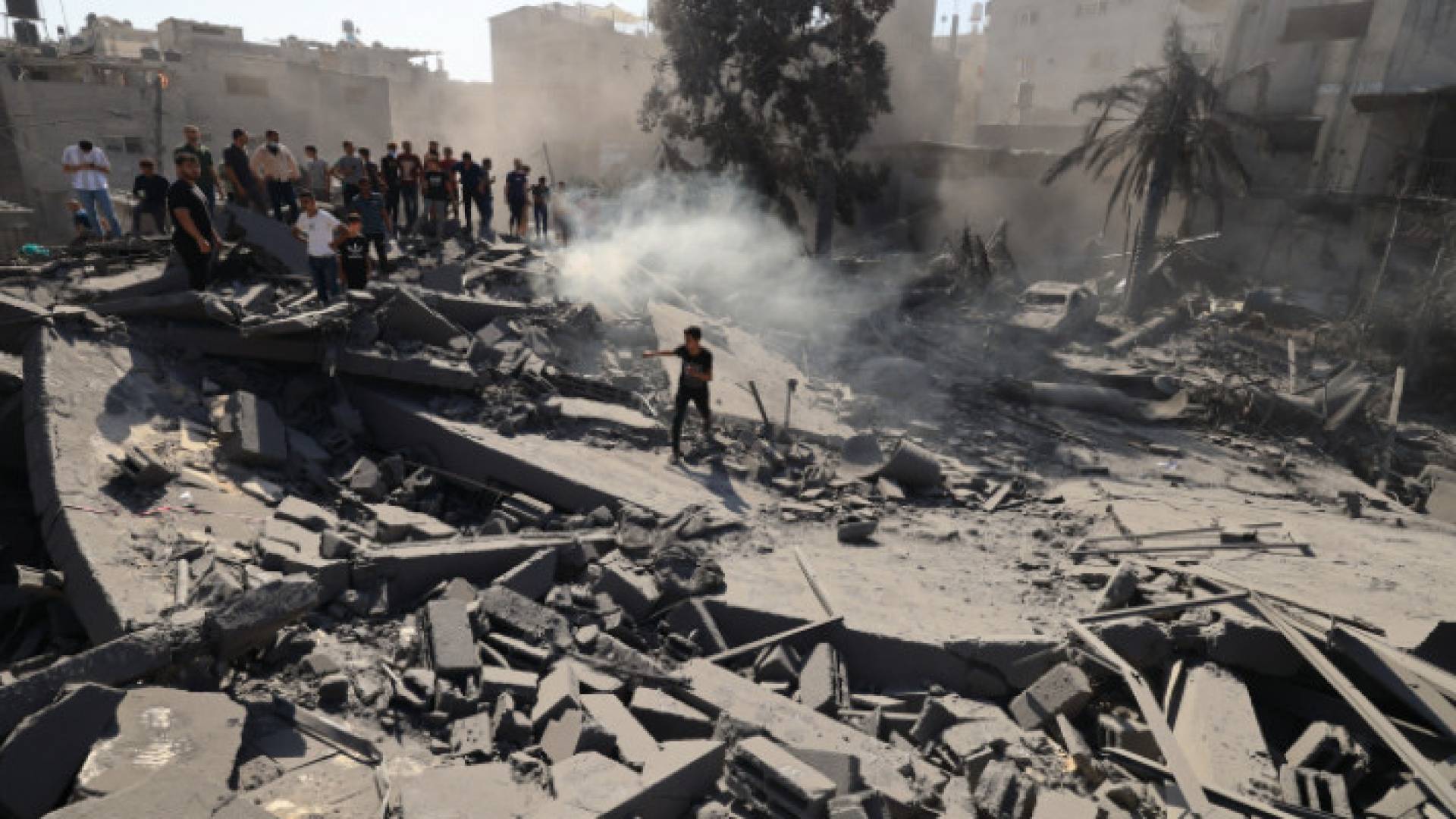 Roya News | 'Israeli' brutality persists: Communications cut, ground ...