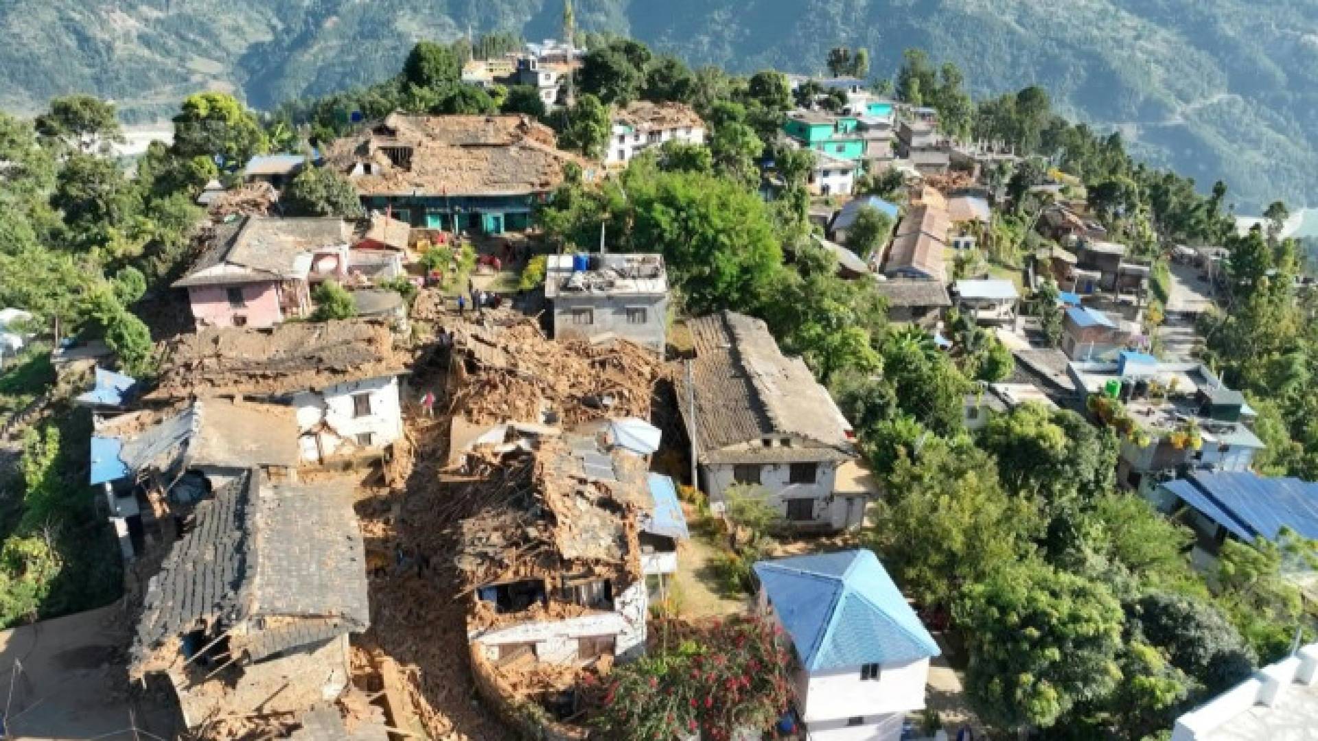 Roya News | At least 157 dead in Nepal earthquake