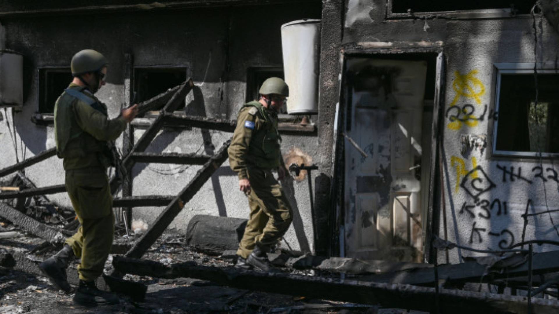Roya News | Al-Quds Brigades target Israeli Occupation soldier in ...