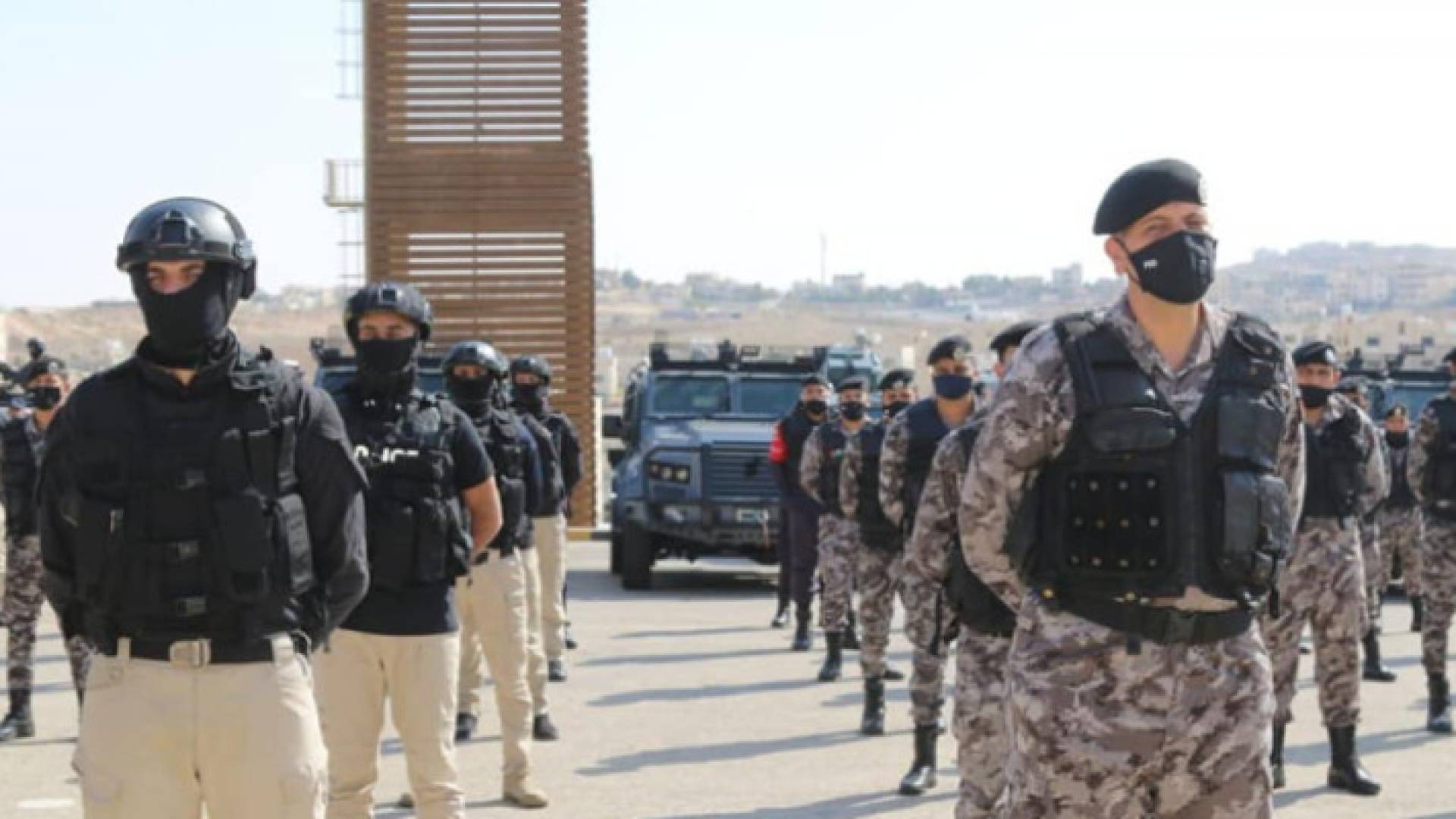 Roya News | PHOTOS - Anti-Narcotics Department thwarts large-scale drug ...