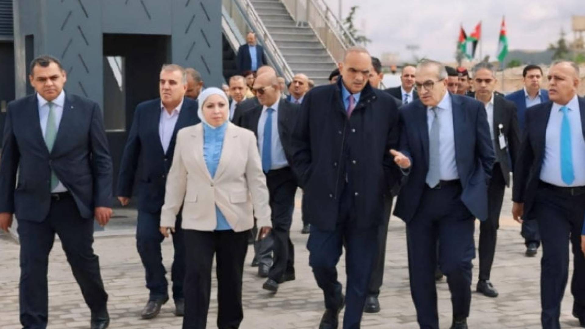 Roya News | Prime Minister inspects progress in Amman-Zarqa Bus Rapid ...