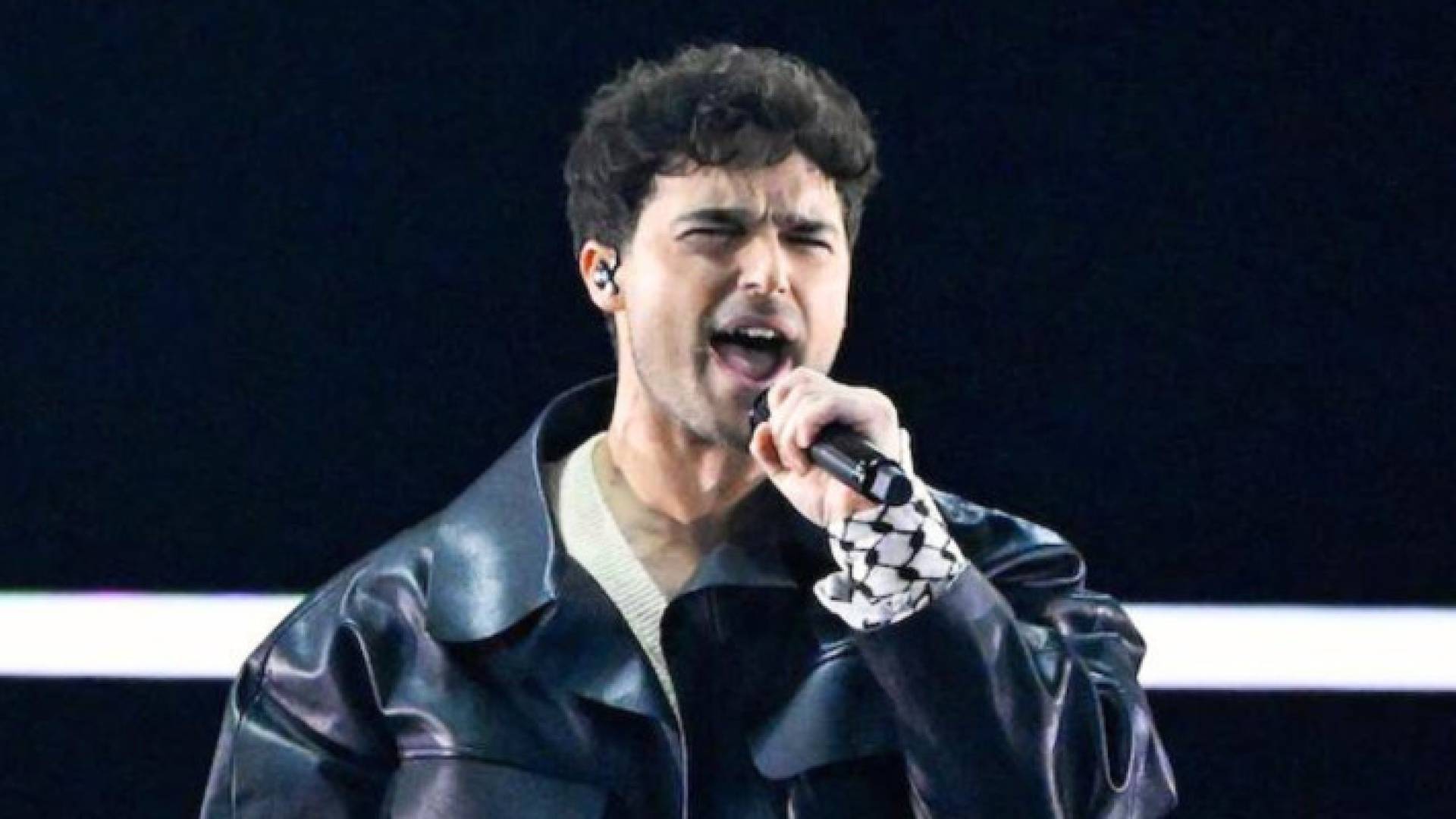 Roya News | Eurovision organizers scold Swedish artist for wearing ...