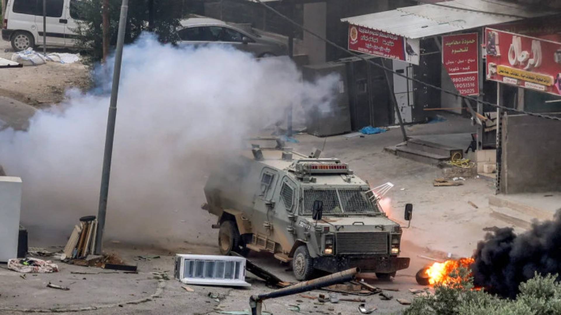 Roya News | Massive explosion in Jenin camp as “Israeli” forces continue their siege