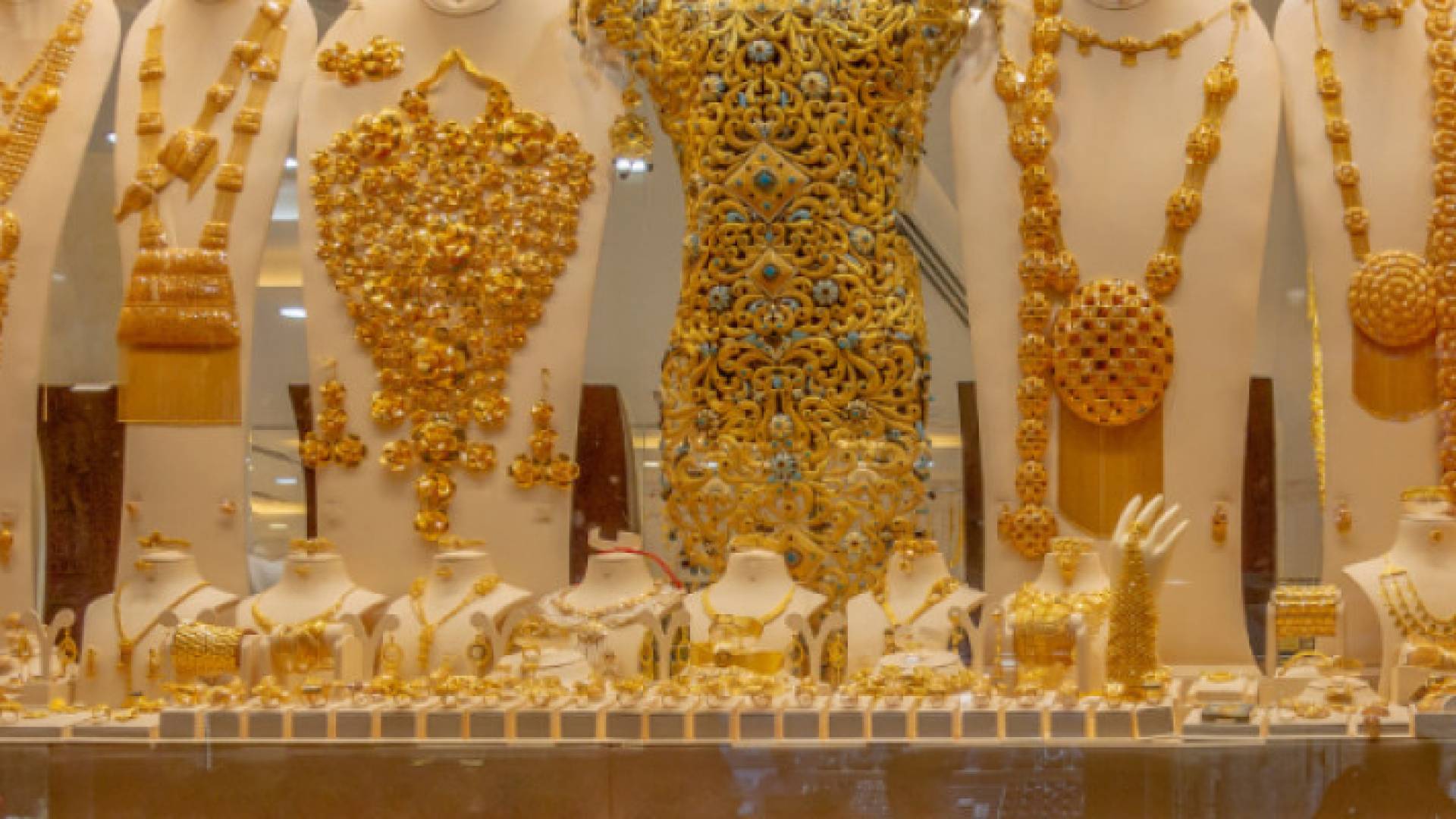 Roya News | Gold prices surge in Jordan