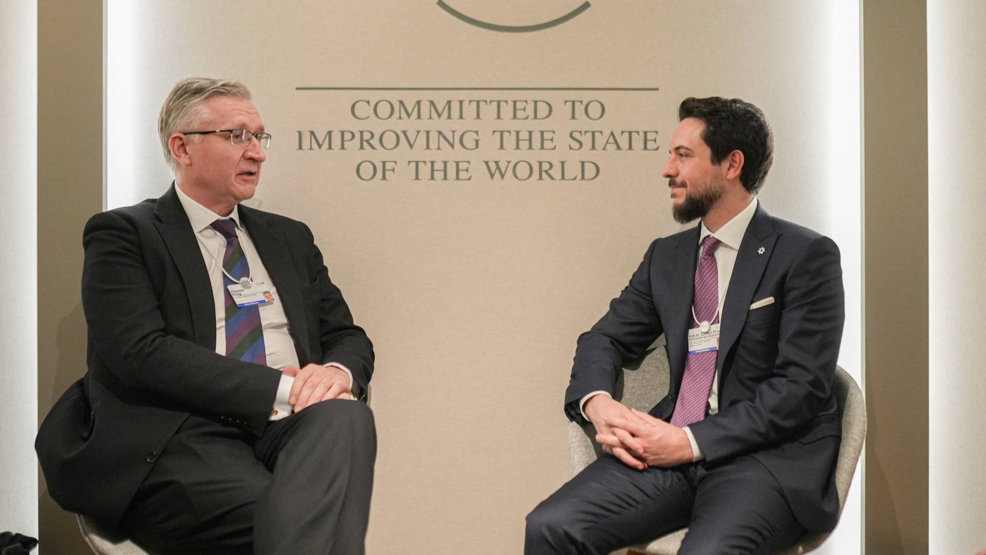Roya News | Crown Prince meets Lord Mayor of City of London in Davos