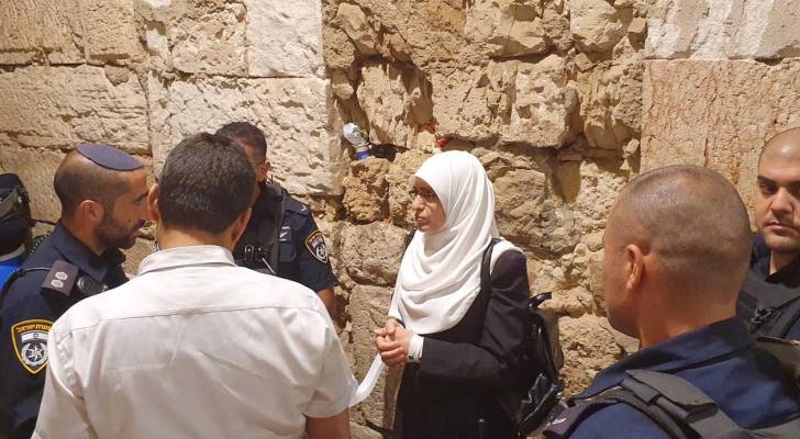 رؤيا الإخباري الاحتلال يفرج عن المعلمة الفلسطينية الحلواني بشرط الإبعاد
