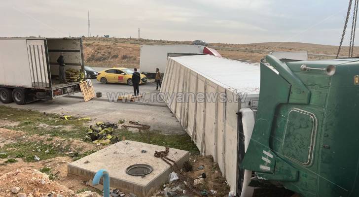 رؤيا الإخباري إصابة بحادث تدهور شاحنة في المفرق فيديو